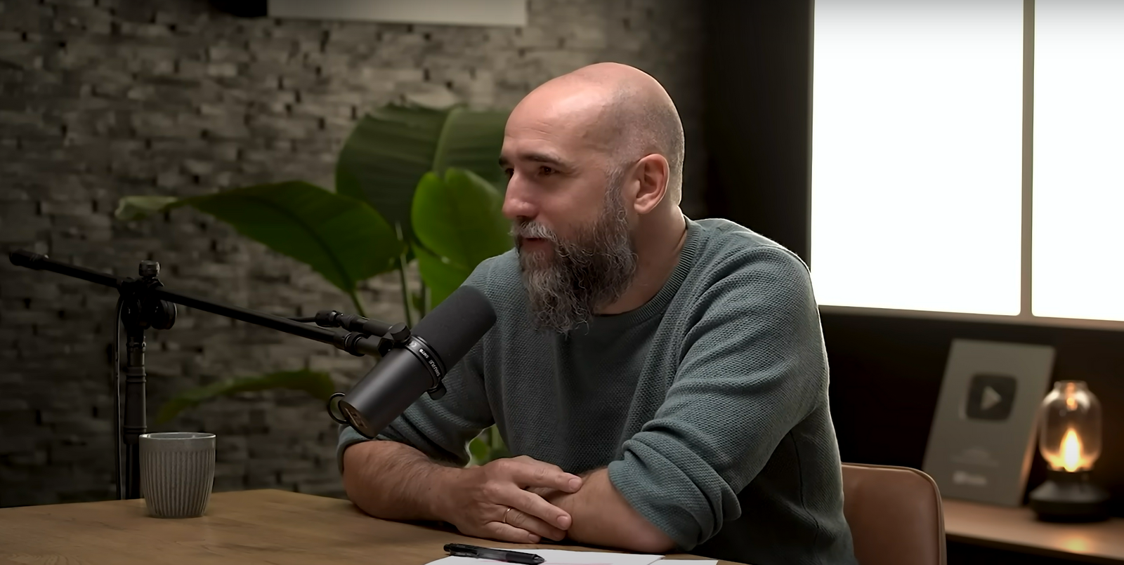 🚀 Jon Hernández: Biografía del Divulgador de IA que Revoluciona el Mundo Digital 🤖